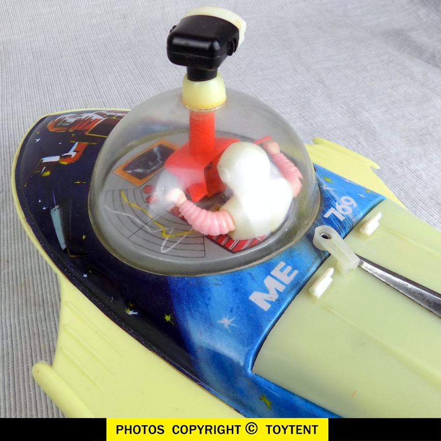 Universe Reconnaissance Boat battery operated space ship